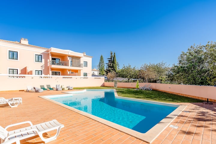 Charming Apartment - Pool & Parking - Prainha