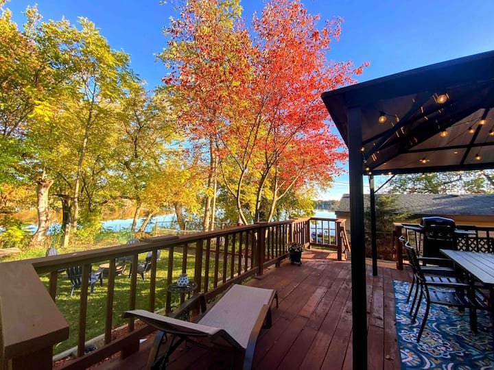Cottage Oasis With Lake Views - Antioch, IL