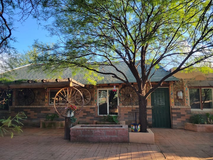 Tys Rustic Ranch House - Tucson Estates, AZ