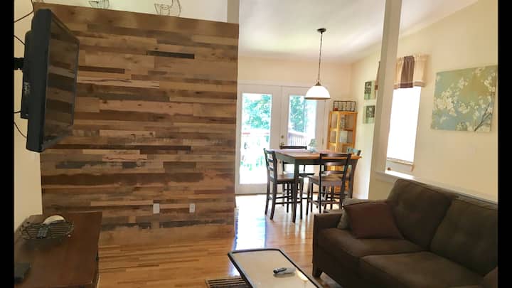 Charming Carriage House On Vineyard - Travelers Rest, SC