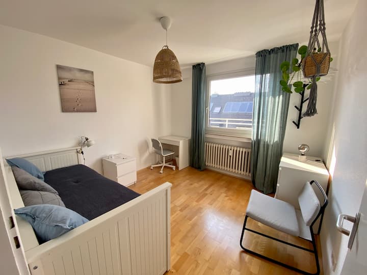Zentral Gelegenes Zimmer Mit Aussicht & Aufzug - デュッセルドルフ