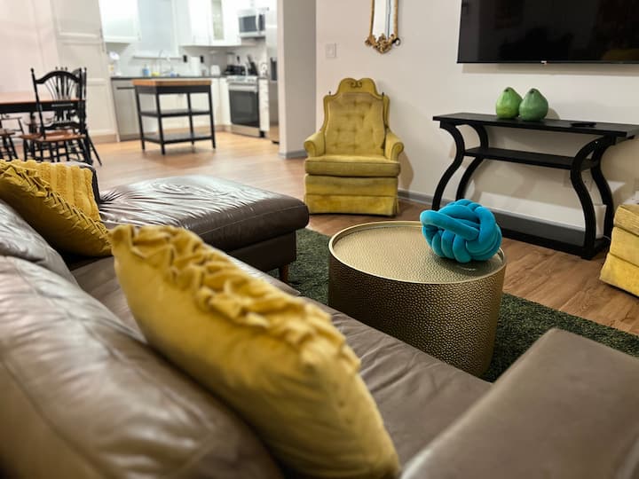 Petals, A One Level 4br Delite - Indianápolis, IN