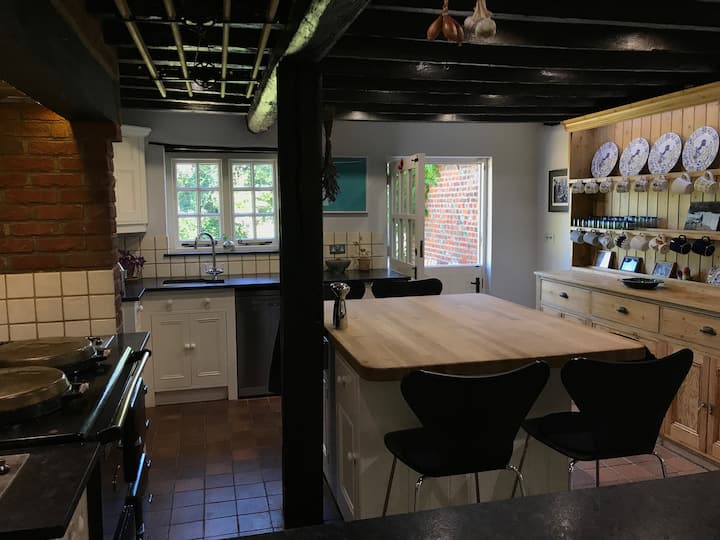 Charming Grade Ii Listed Period House - Sevenoaks