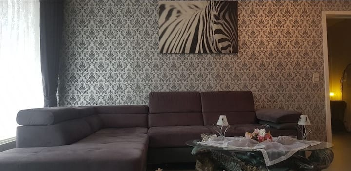 Lovely Place In Ghent
With Free Parking & Balcony. - Nazareth