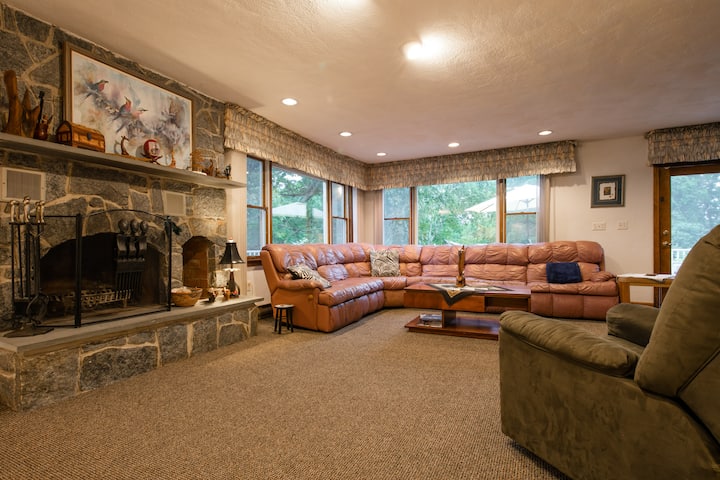 For Business And Pleasure Travelers - South Hampton, NH