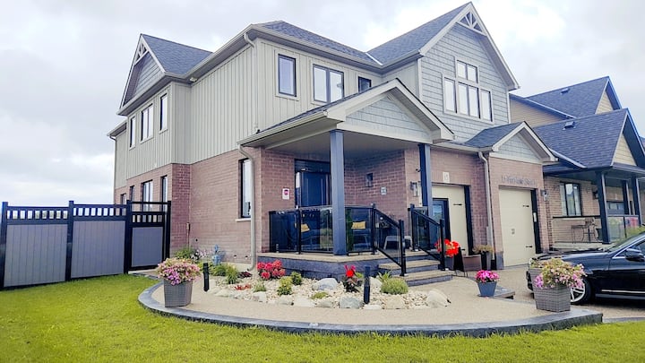 Orchid Bliss Estate Three Br In Collingwood - Collingwood