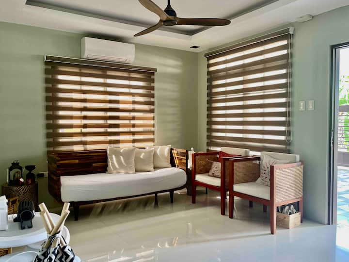 House In Angeles City W/ 2 Br 5 Pax & 2 Car Port - Angeles