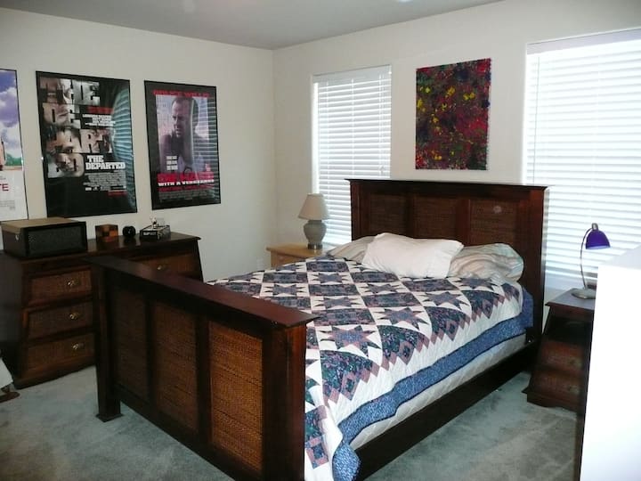Empty Nesters Share Spacious Home Near Foothills - Cashmere, WA