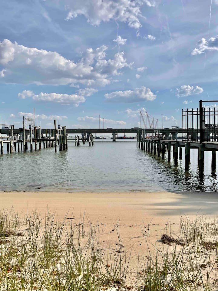 Little Bay Getaway Waterfront - Norfolk, VA