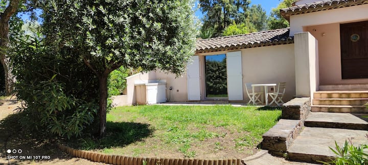 Studio Independant Dans Maison Proche Saint Tropez - サン=トロペ