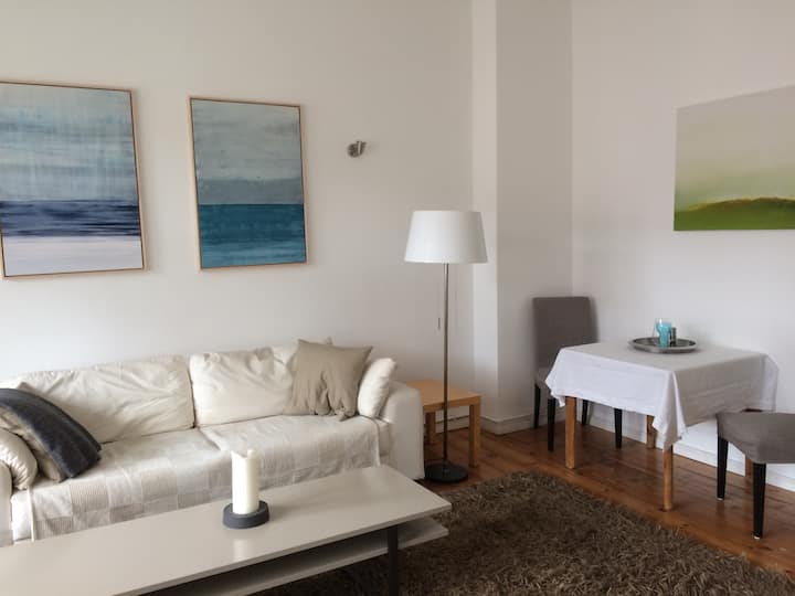 Classic Berlin Apartment In Quiet Neighborhood - Berlin