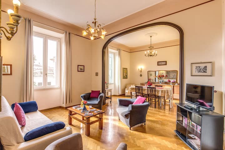 Apartment Just A Short Walk From The Colosseum - Rom