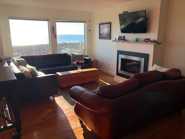 Oceanside Duplex- North Side - Campbell River