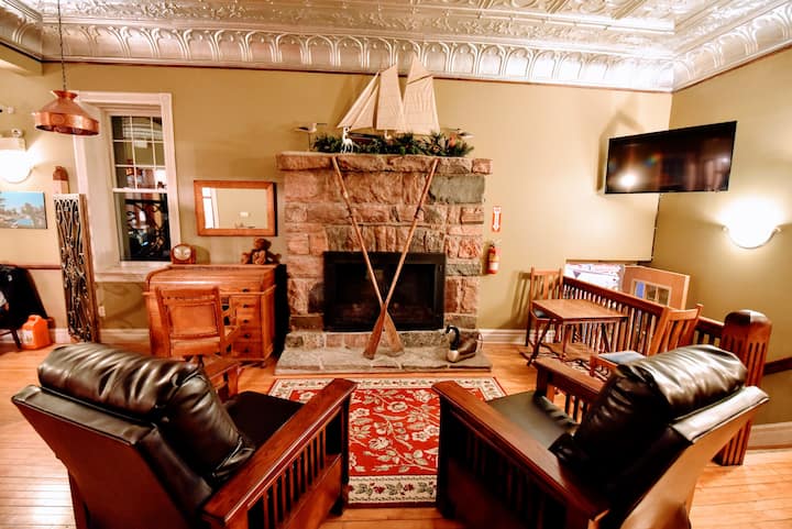 The Burleigh Falls Inn & Suites - Ontario