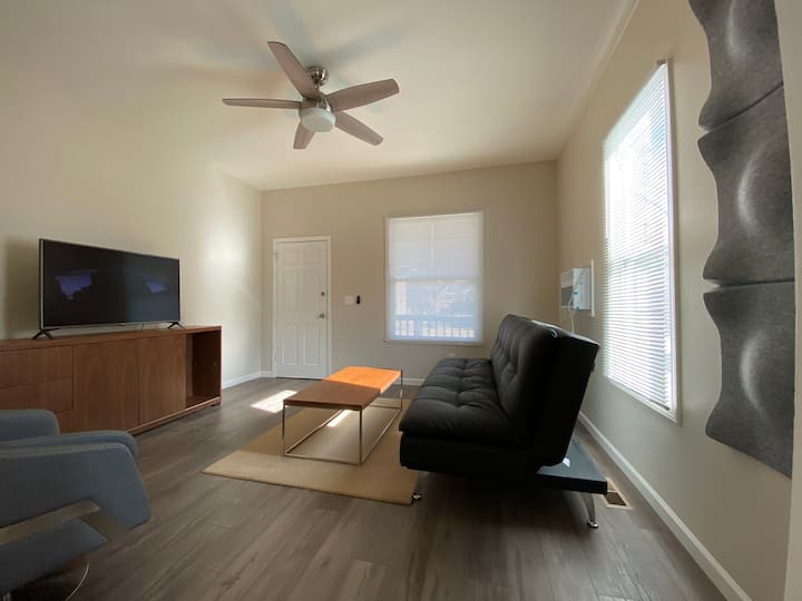 Modern Retreat In The Heart Of Reno - Reno