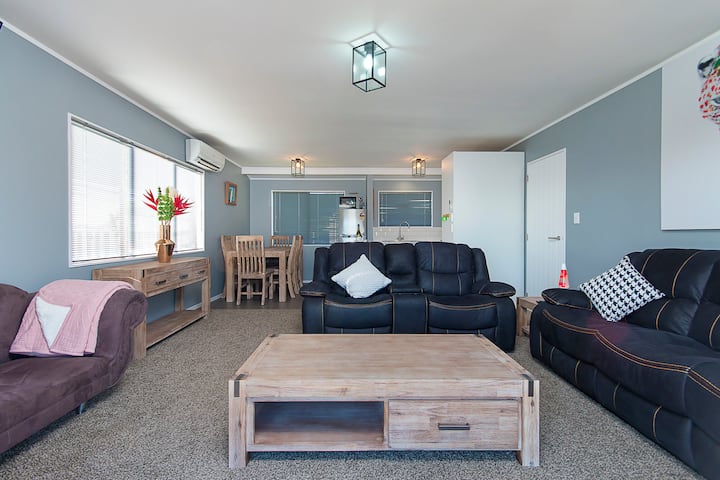 47 Hooper Ave,pukekoke. Can Sleep Up To 13 People - Tuakau