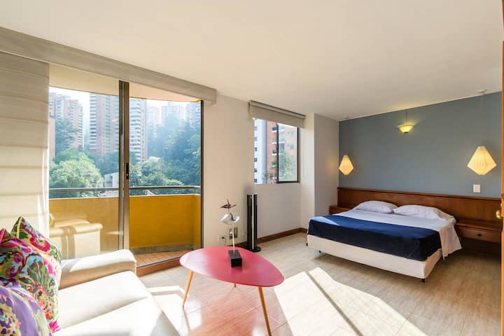 Well Located Studio In El Poblado Fast Wifi - Medellín, Colombia