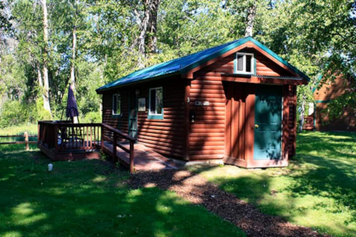 Wildlife Cabin #3 On The Creek - Gallatin Gateway, MT