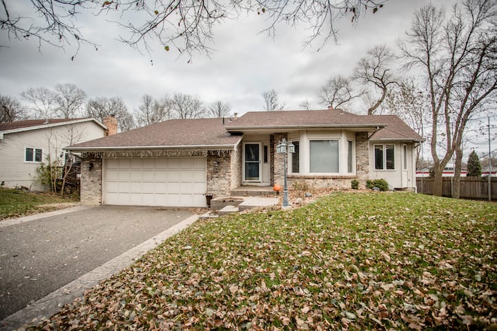 Superbowl 2018 Rental Home - Eden Prairie, MN