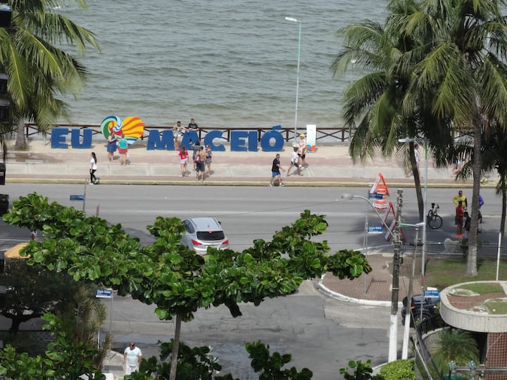 Apartamento Amplo Na Ponta Verde/maceió-al - Maceió