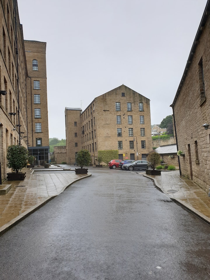 Parkwood Mills, Great Location - Huddersfield