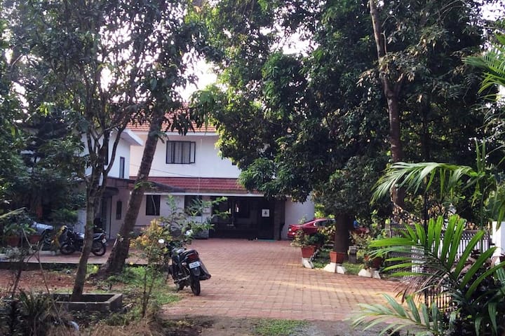 Ayur Padma Subram-ayurvedic Resort- Home Away Home - Chalakudy