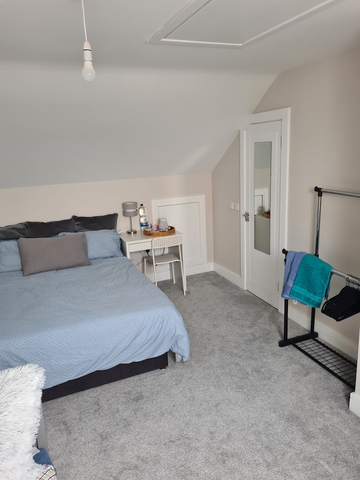 Room Close To Punchestown - Naas