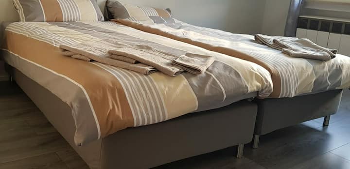 Ein Zimmer Wohnung Verkehrstechnisch Sehr Günstig - Sindelfingen