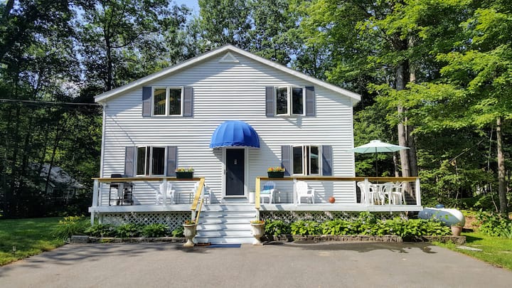 Lake Fun!: Sleeps 8, W/beach Rights In Meredith. - New Hampshire (State)