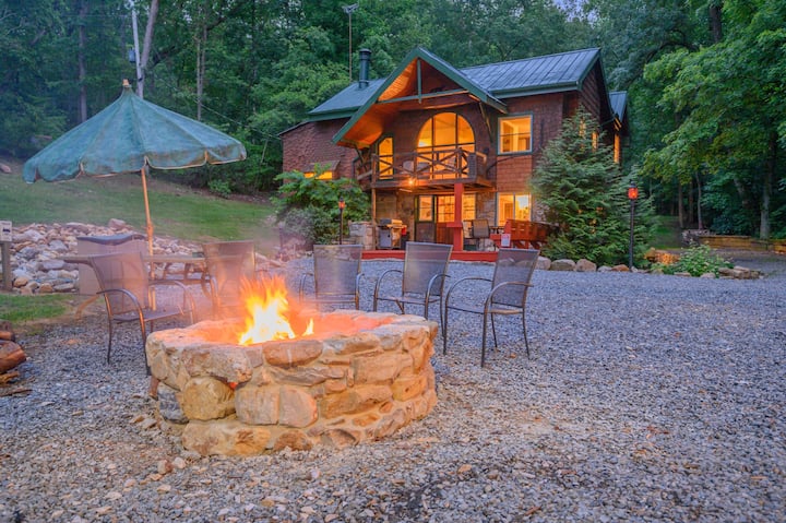 35 Acres, Hiking Trails, Hot Tub, Gazebo, Pets Ok - Shenandoah, VA