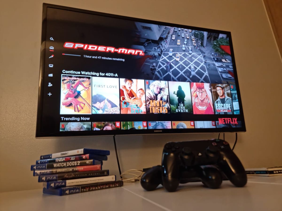 PS4, Netflix & Pool (SM North) Grass Residences T5 - Condominiums for ...