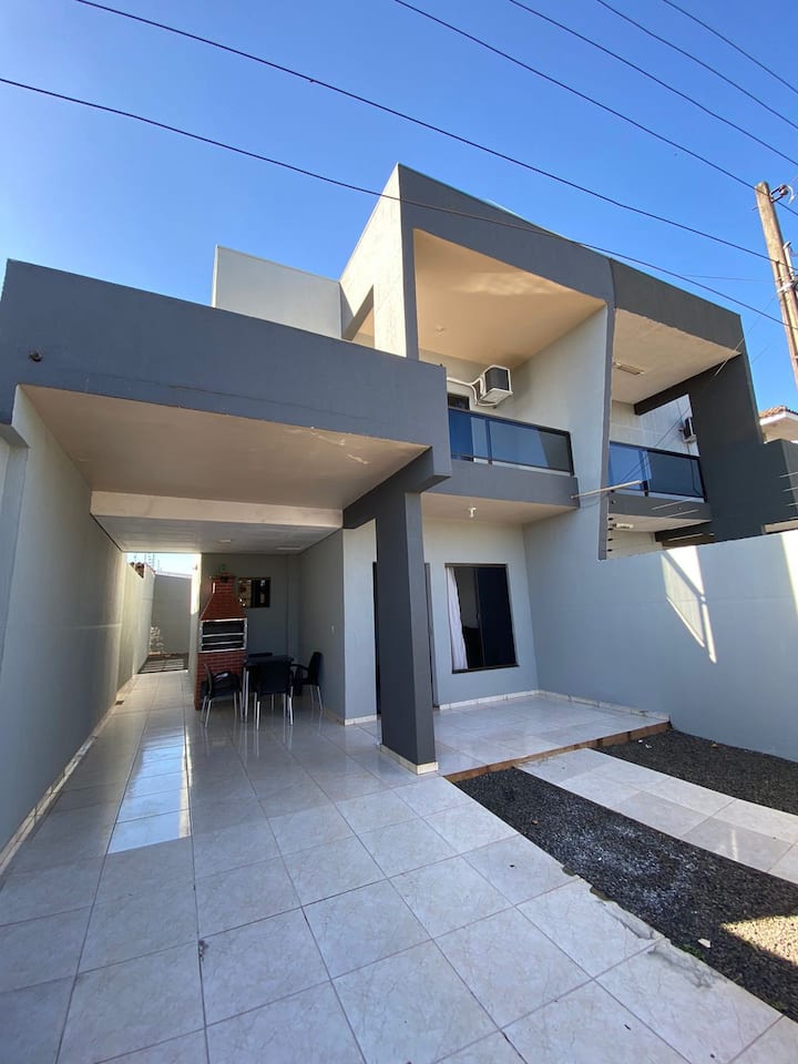 Sobrado Super Confortável Dois Quartos Com Sacadas - Foz do Iguaçu