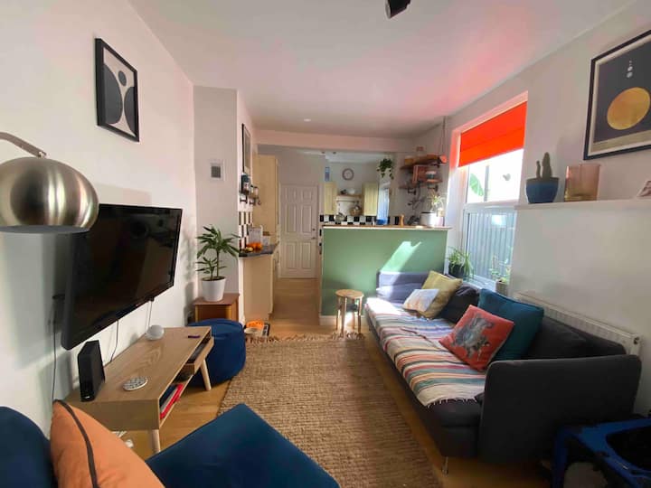 2 Bed Flat In Southend Available For Long Bookings - Southend-on-Sea