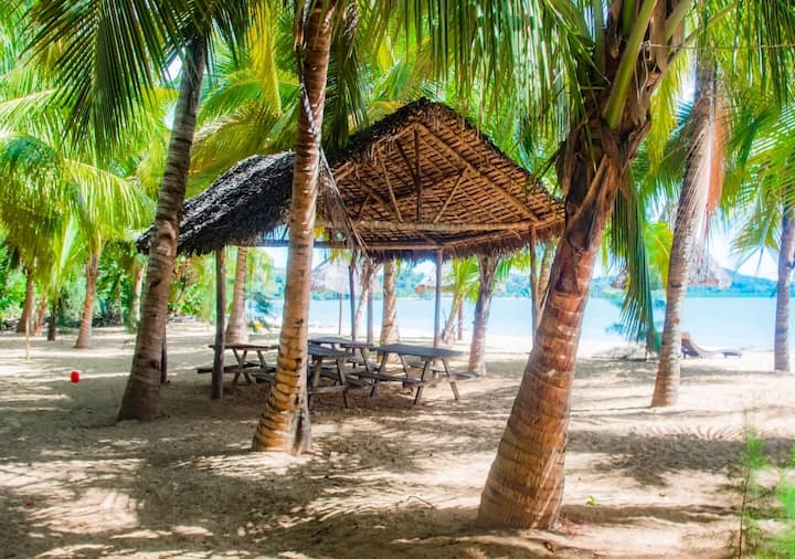 Magnifique Petit Bungalow Cosy En Bord De Mer - Madagascar