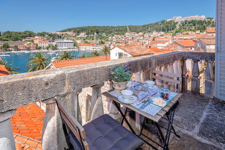 Wonderful Villa Ines With A Magnificent View - Stari Grad
