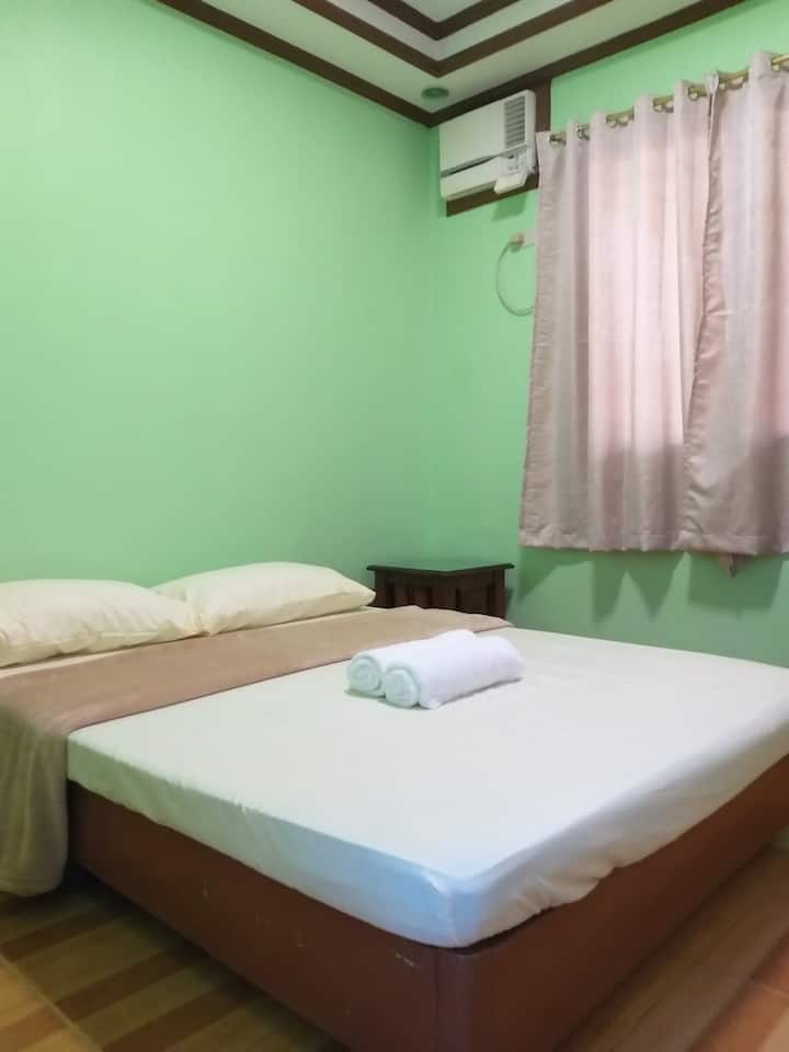 Zyre Residences @3/f Near Slex/lisp-ii Up To 3 Pax - Calamba