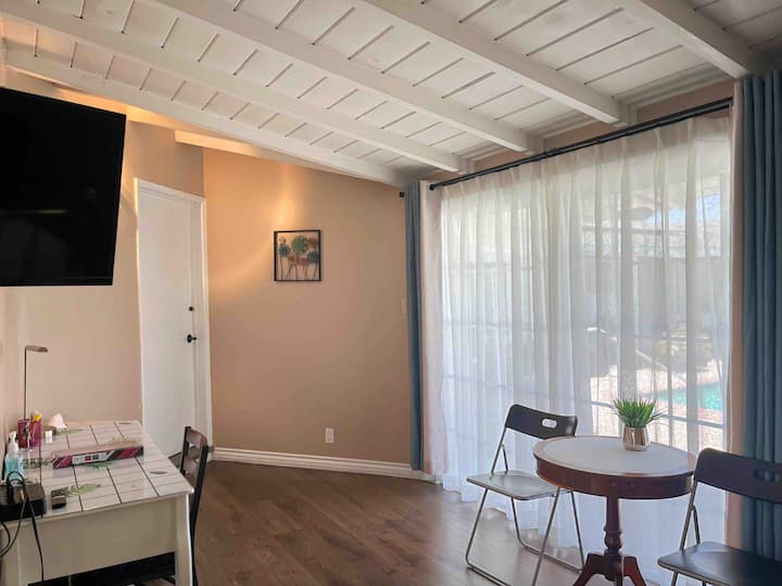 Peaceful & Stylish Studio Private Entrance & Pool - West Covina, CA