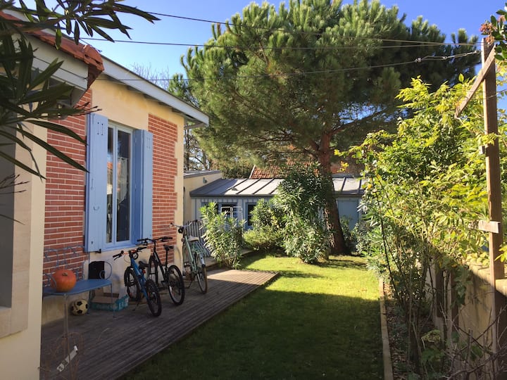 Vakantiehuis, 5 Min Strand Lopen, 3 Minuten Van Het Centrum. Ideaal 2 Families - Soulac-sur-Mer