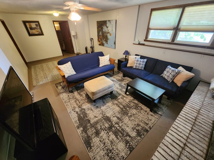 Glory Guest Haus (3 Mins To I-70) One Bedroom Unit - Columbia, MO