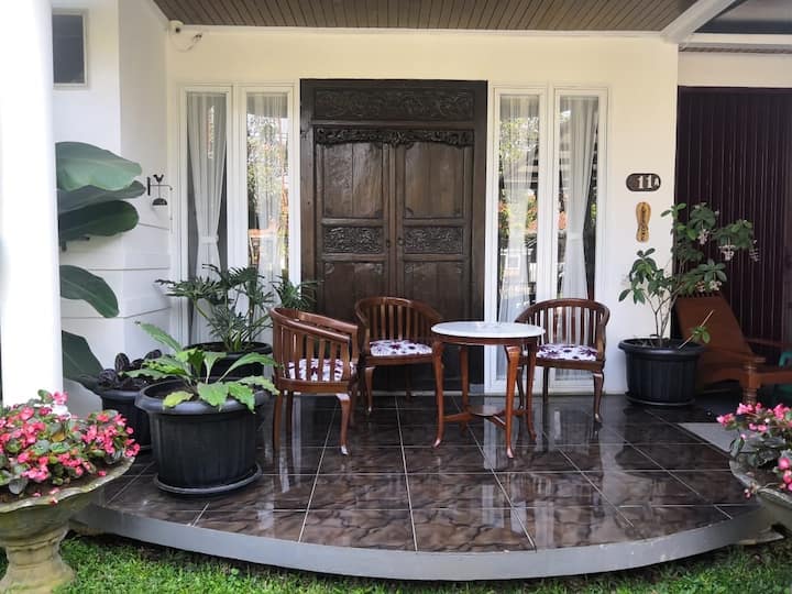 Entire Cozy Home In Bandung - Bandung
