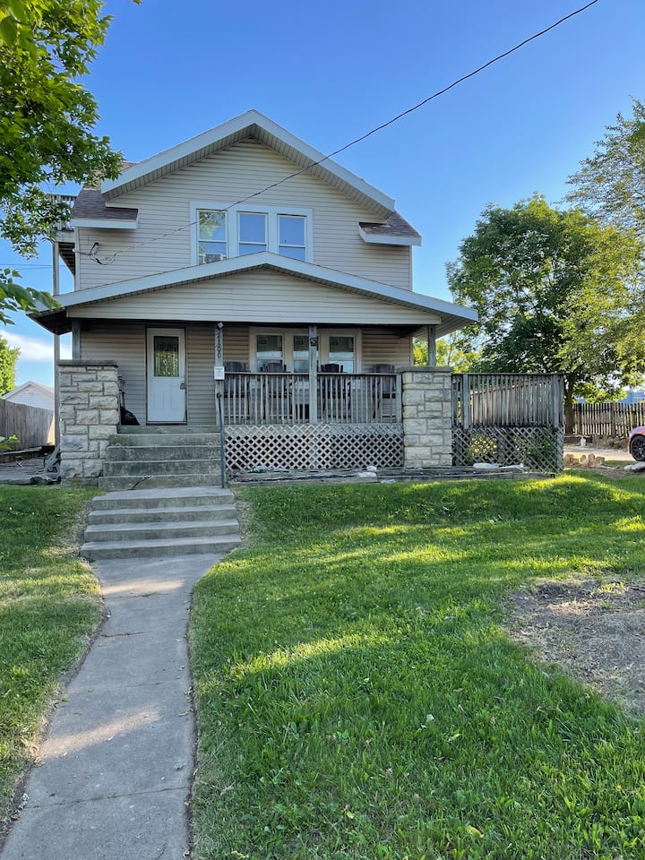 Comfy Home With Full Kitchen And Free/safe Parking - Springfield, OH