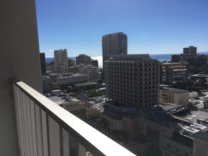 Top Floor Waikiki Studio W/ View & Parking - Kailua, HI