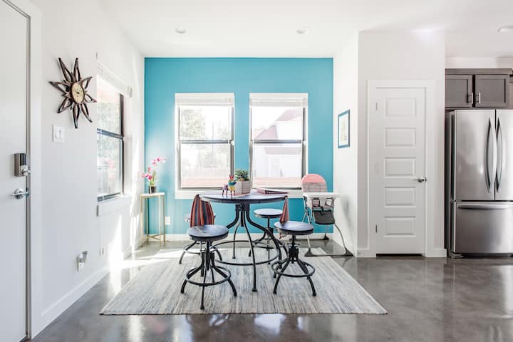 Explore The River Walk From Artsy Designer Retro Chic Home - San Antonio, TX