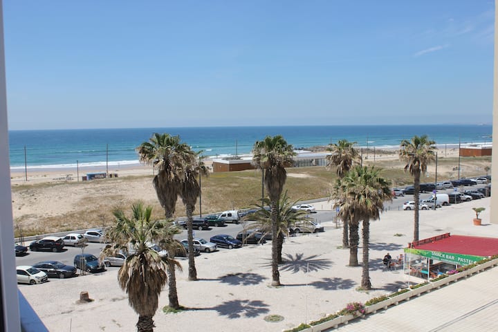 Beachfront Sunset Apartment - Costa da Caparica