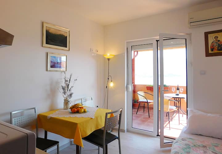 1-bedroom Apartment With Beautiful Sea Views - Budva