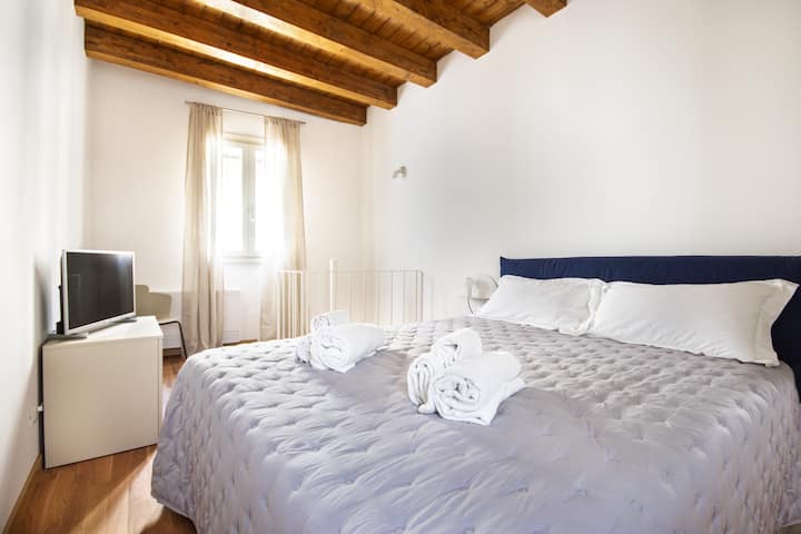 Duplex Cassari Maisons  Apartment Int3 In Downtown - Palermo, Italy