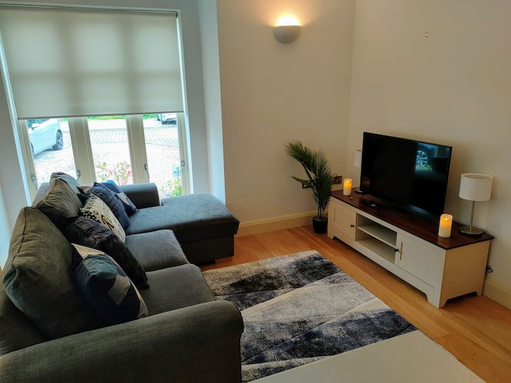 Ground Floor Flat In Town Centre With Parking And Outdoor Space - Wetherby