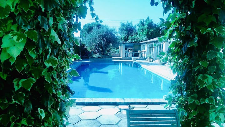 Gîte Avignon | Modern Loft (Gîte Nord) - Sorgues