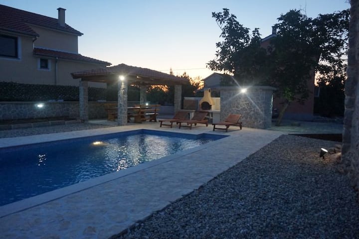 Cosy Apartment With A Pool - Krk