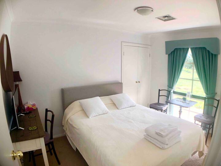 Double Room 1 (Queen Size Bed) - Melton